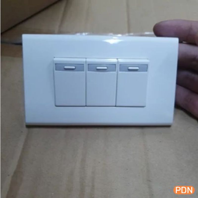 Saklar Lampu Triple Saklar Tiga Tombol Model Panjang