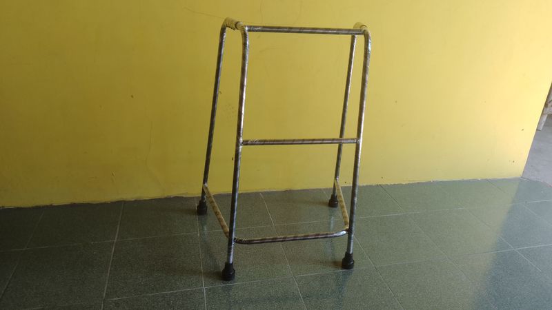 walker lansia alat bantu jalan untuk lansia