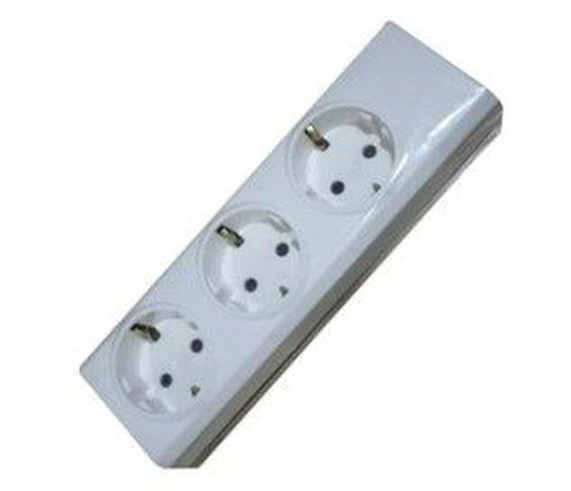 Terminal kuningan lubang 3 - 220/230 6A