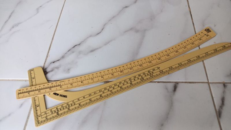 Penggaris Pola Siku dan Pinggul