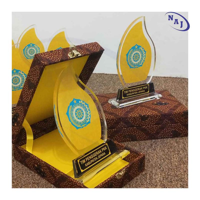 PLAKAT AKRILIK + BOX CUSTOM