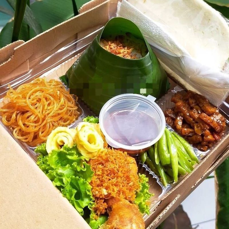 Nasi Rames Ayam Goreng