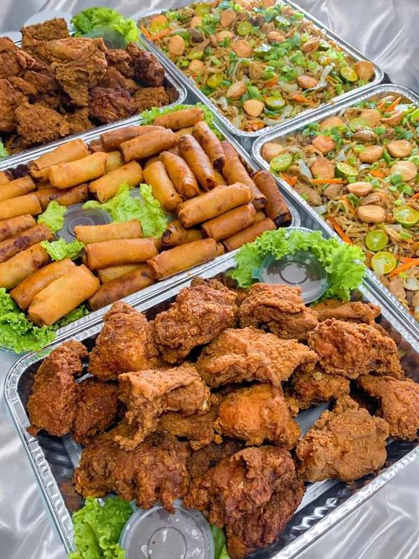 Menyediakan menu prasmanan paket A 50k