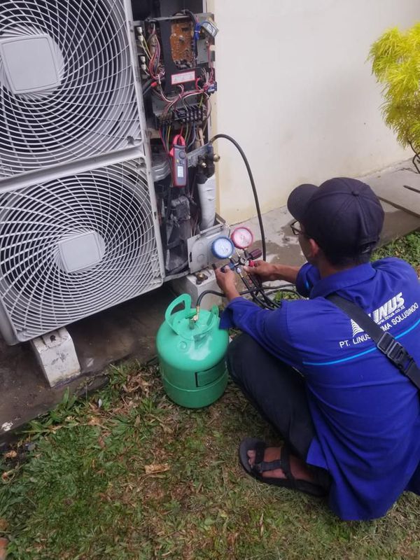 Penambahan Refrigerant AC Standing Floor 3 PK