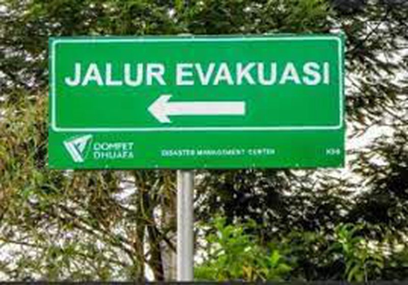 Plang jalur evakuasi akrilik