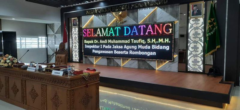 RUNNING TEXT & VIDEOTRON