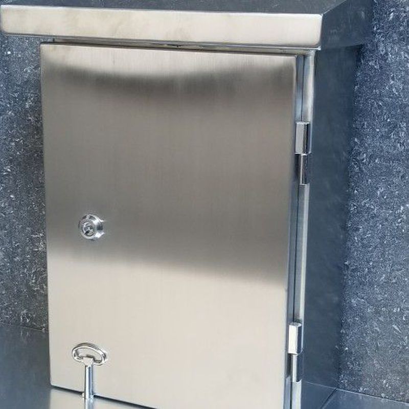 Box Panel Listrik Stainlees Steel OUTDOOR (20x40x60 cm)