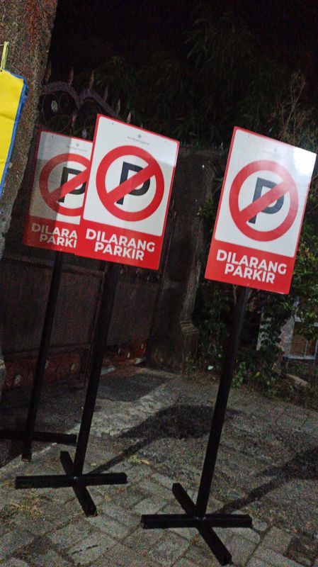 PAPAN PENANDA DILARANG PARKIR PORTABLE