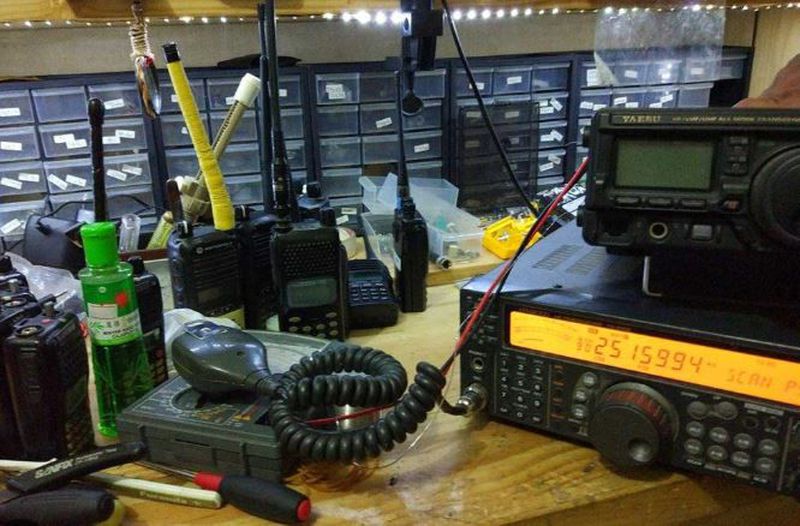 Perbaikan Radio Rig