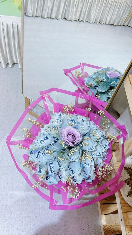 Buket Uang Model Kerucut