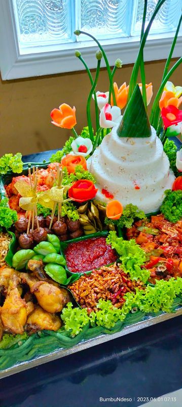 Tumpeng Nasi Liwet