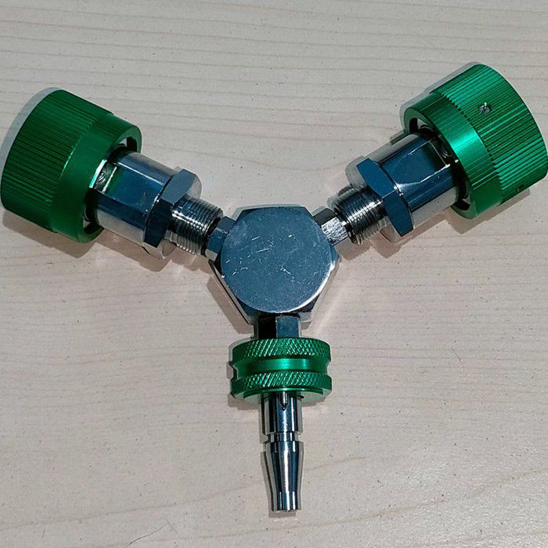 Three Way Oxygen Connector