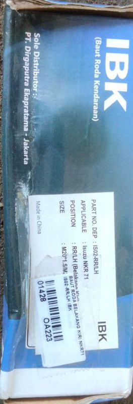 Baut roda belakang kiri nkr71 ibk