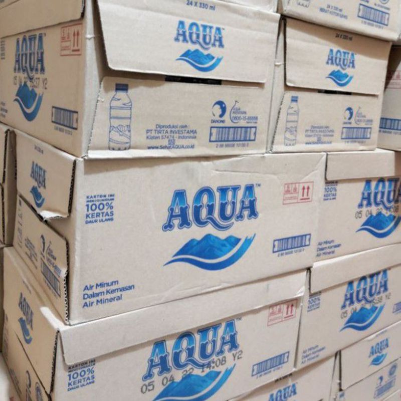 Aqua botol 300 /330 ml