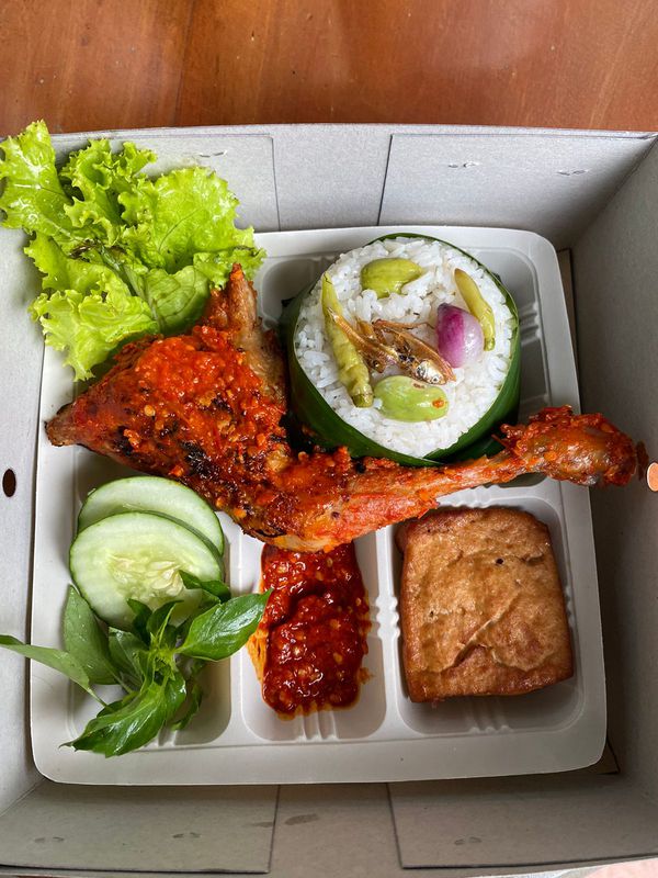 Paket Nasi Box Ayam Bakar