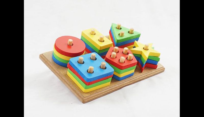 Alat Permainan Edukasi Bongkar Pasang Menara dari Kayu