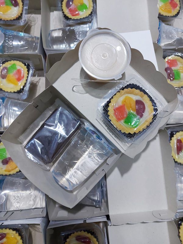 SNACK MURCE - Snack Box : Aqua Botol Mini, Roti Busa, Kletikan, Tahu ...