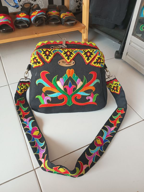 Sling bag manik tumpar mini