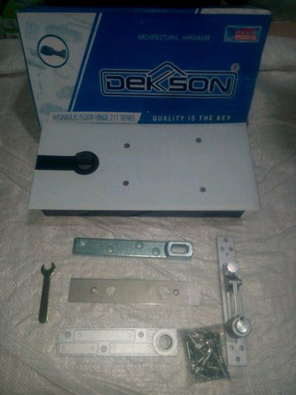 Engsel tanam kaca Tempered