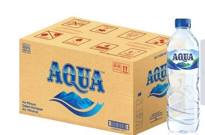 Aqua Botol Sedang 600 ml