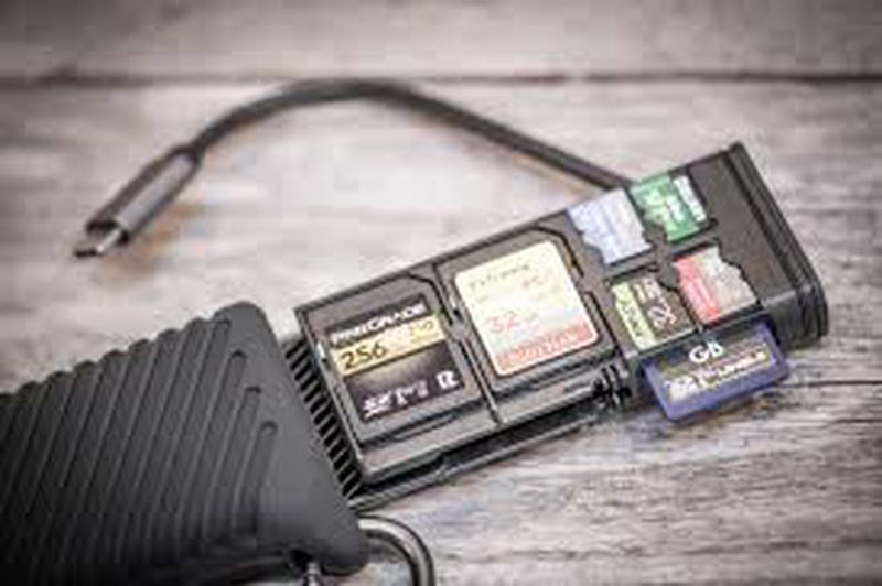 PGYTECH CreateMate High-speed Card Reader Case