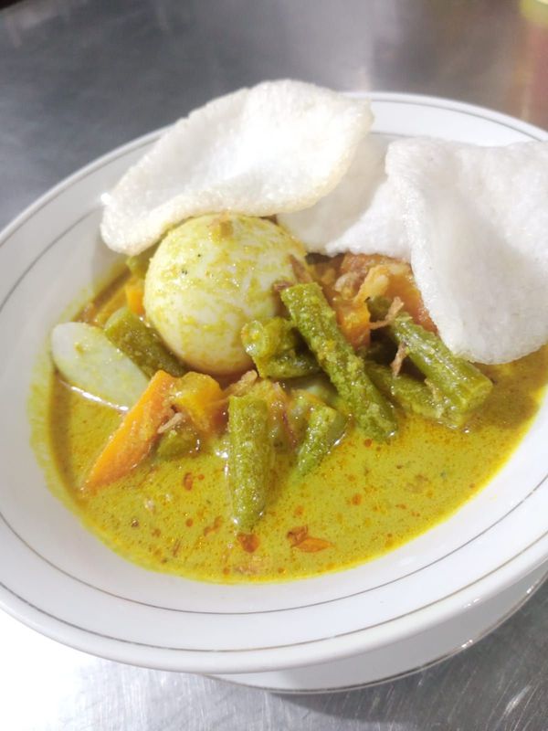 Lontong + Telor