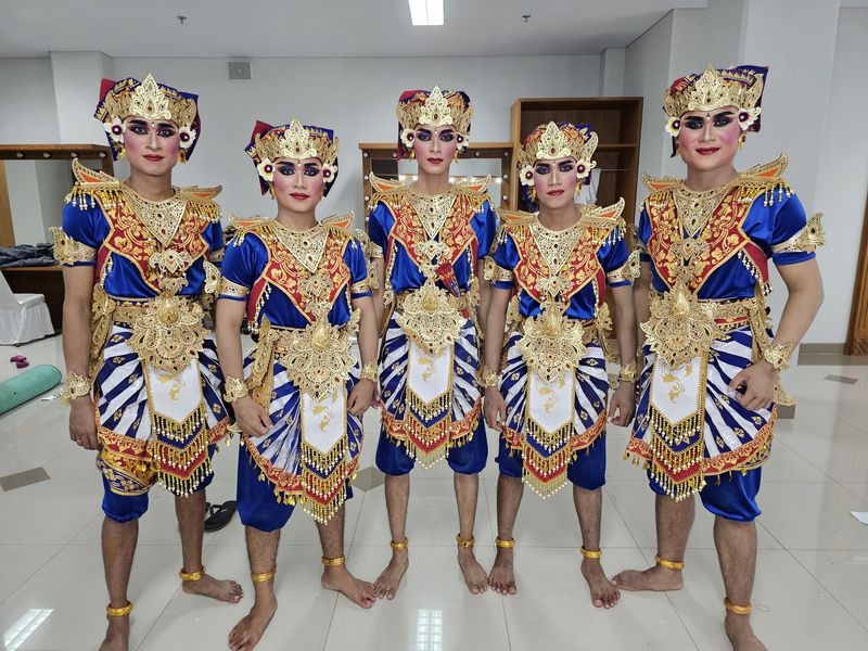 Kostum Tari Banda Yowana