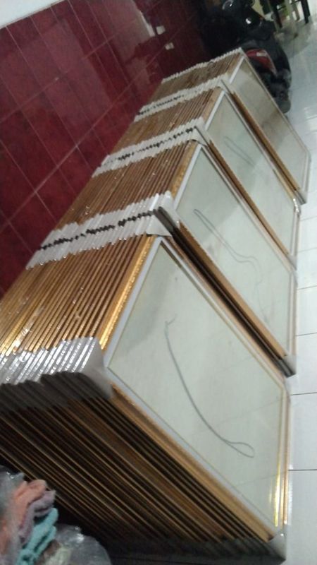 Pigura Fiber Ukir Gold