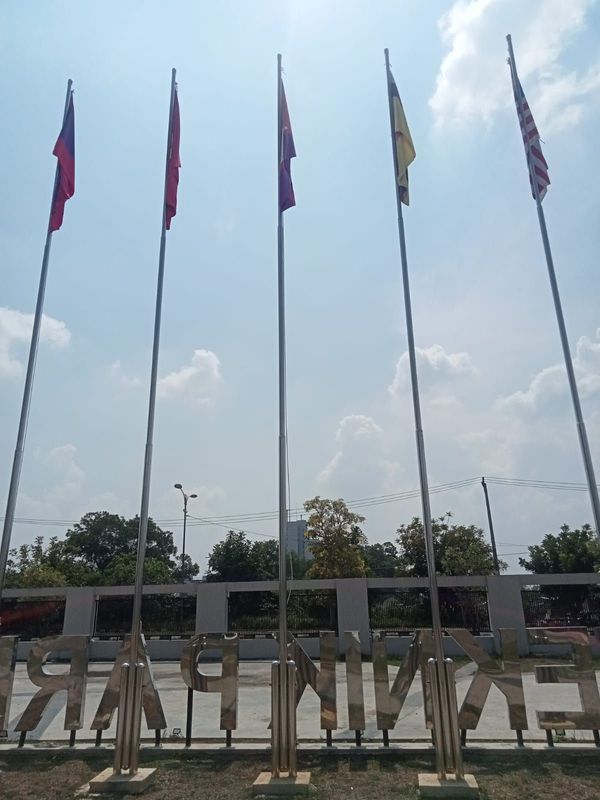 Pembuatan Tiang Bendera