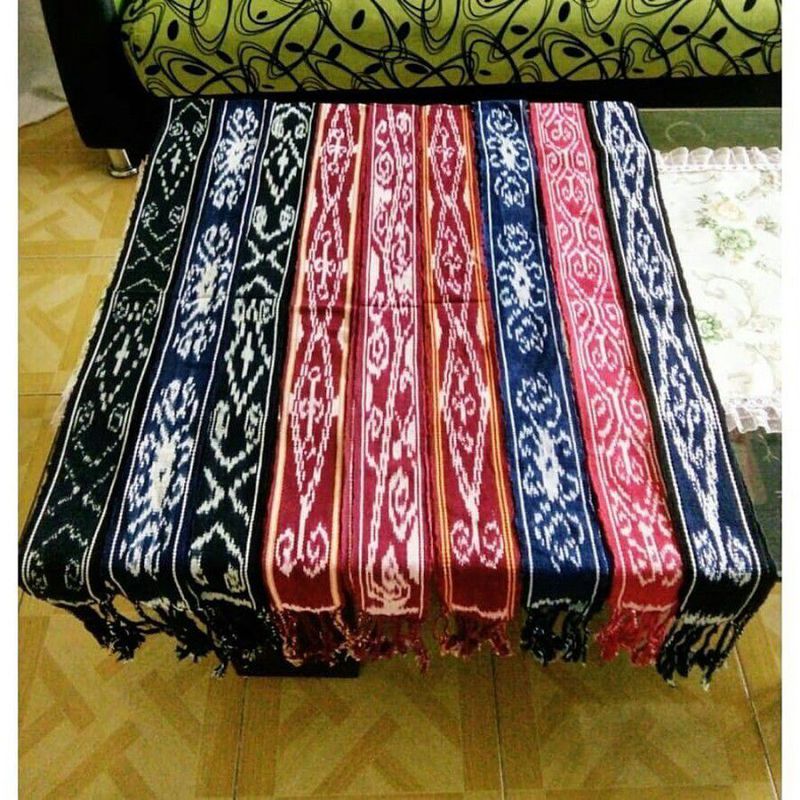 Syal Asli Kalimantan (Souvenir dan Cendera Mata)