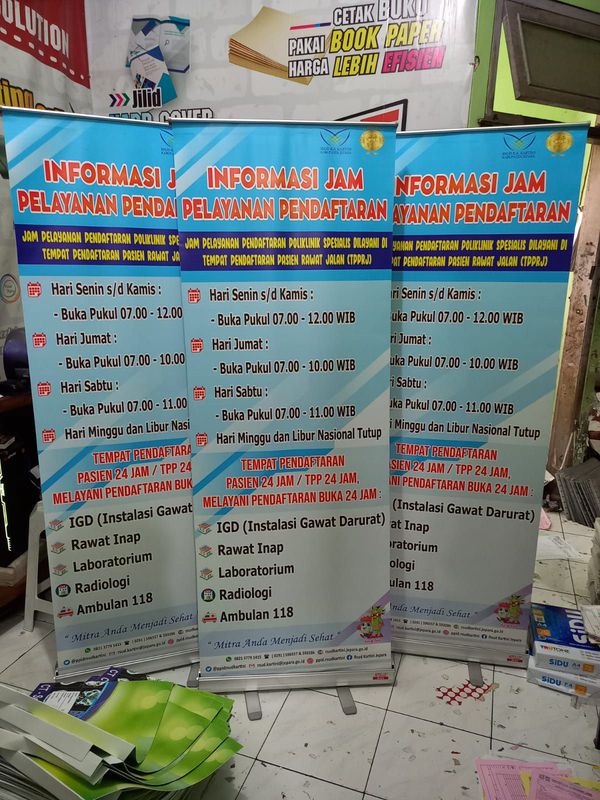 Roll Banner Informasi Jam Pelayanan