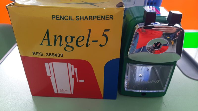 Rautan Pensil Meja Angel-5