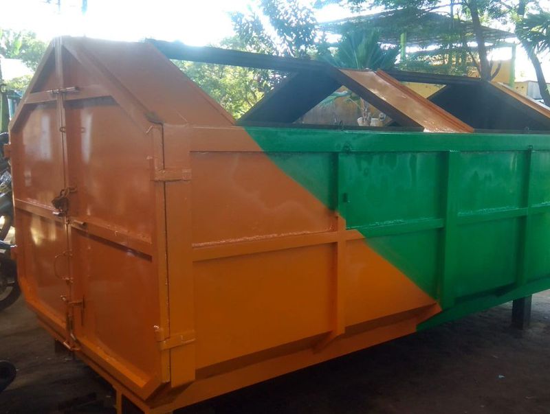 Jasa perbaikan kontainer (buat roda dan cat kointainer)