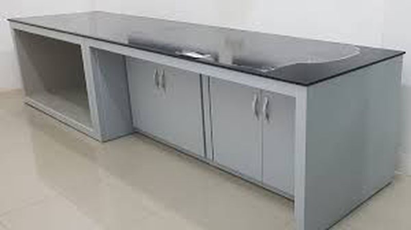 Meja Laboratorium Komputer