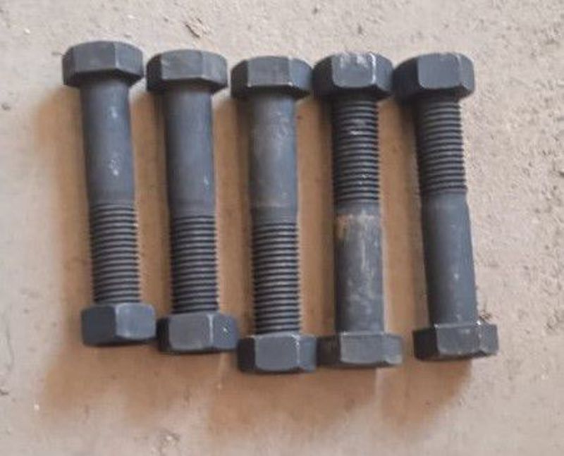 Bolt kuku pc200