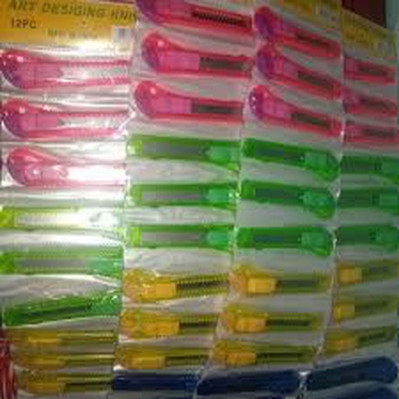 Cutter Merk ART Uk. Sedang