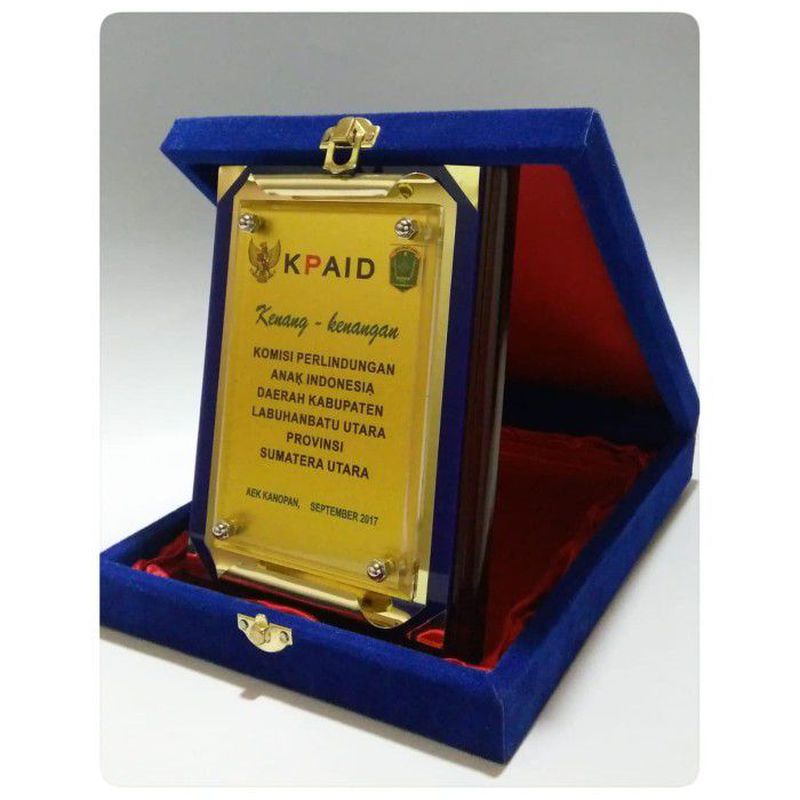 PLAKAT KUNINGAN CUSTOM