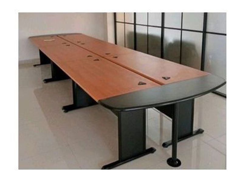 Meja Rapat - Merk UERO