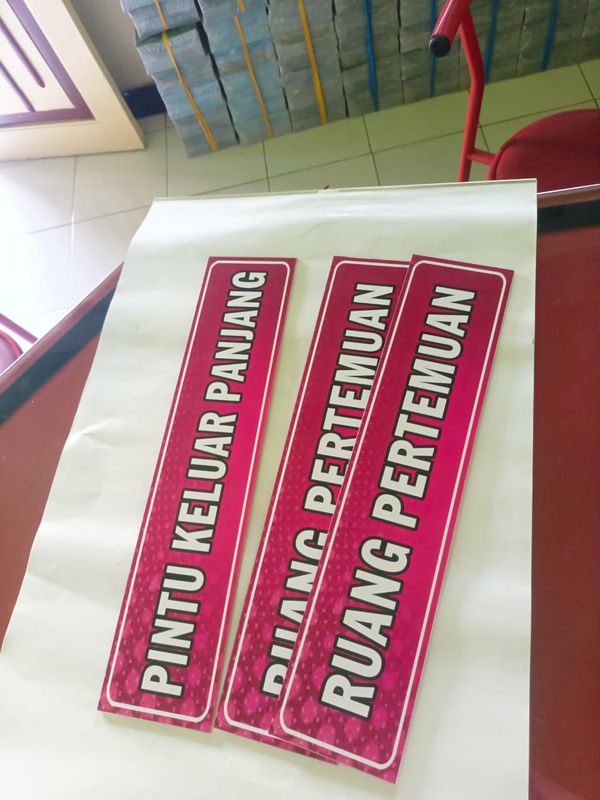 Custom Cetak Letter Ruang pintu