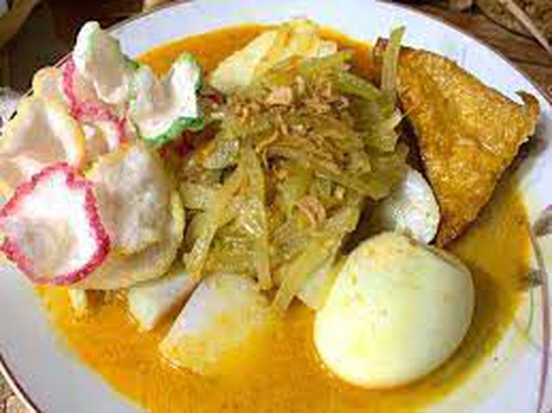 LONTONG SAYUR