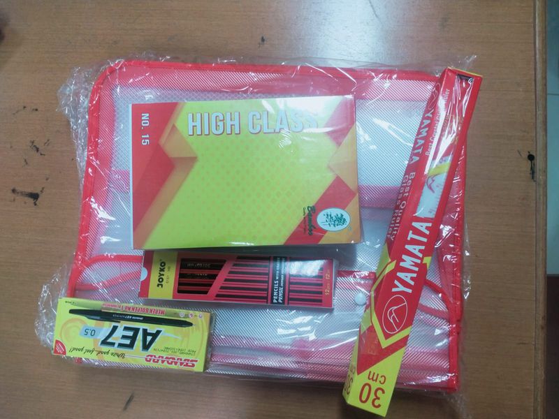 Seminar kit (buku,note,pulpen,map jala kancing,penggaris)
