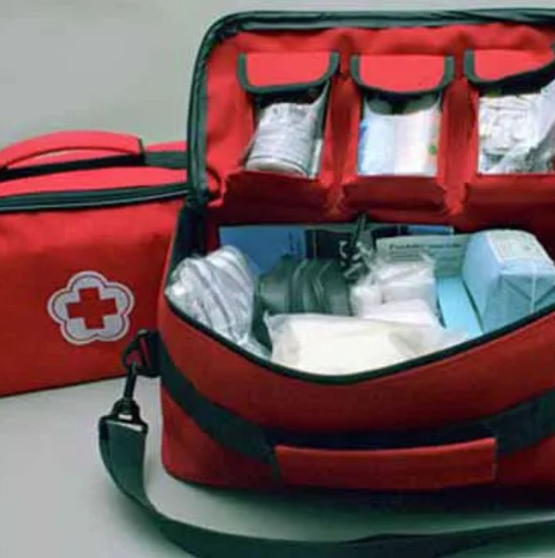 Tas P3K Dan isi Perlengkapan P3K