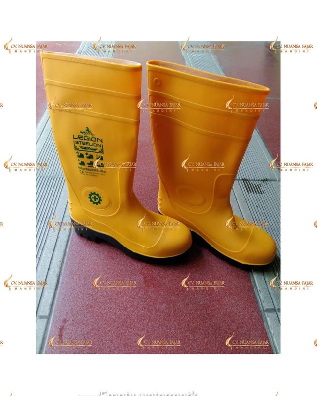 SEPATU BUT SAFETY MERK LEGION