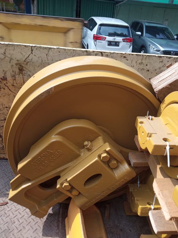 Idler Assy BULLDOZER D85E J18161