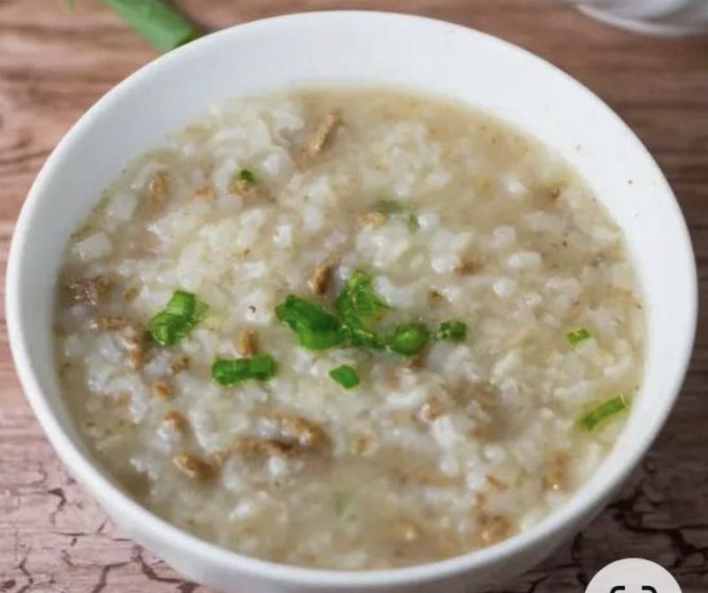 Bubur Manado Daging Sapi dan Udang (Makanan lengkap 6-8 Bulan) + Buah