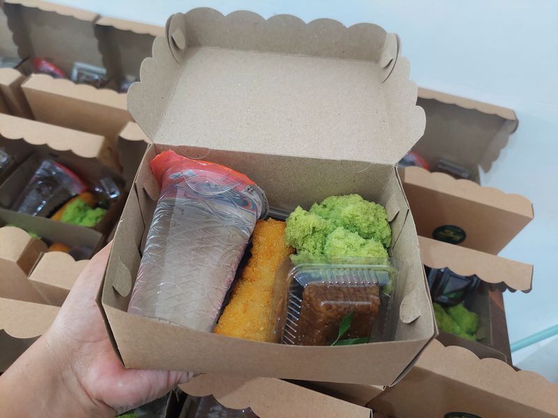 Snack Box lengkap air mineral