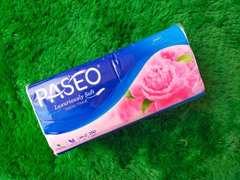 Paseo Luxuriously Soft Facial Tissue Isi 250 Sheets