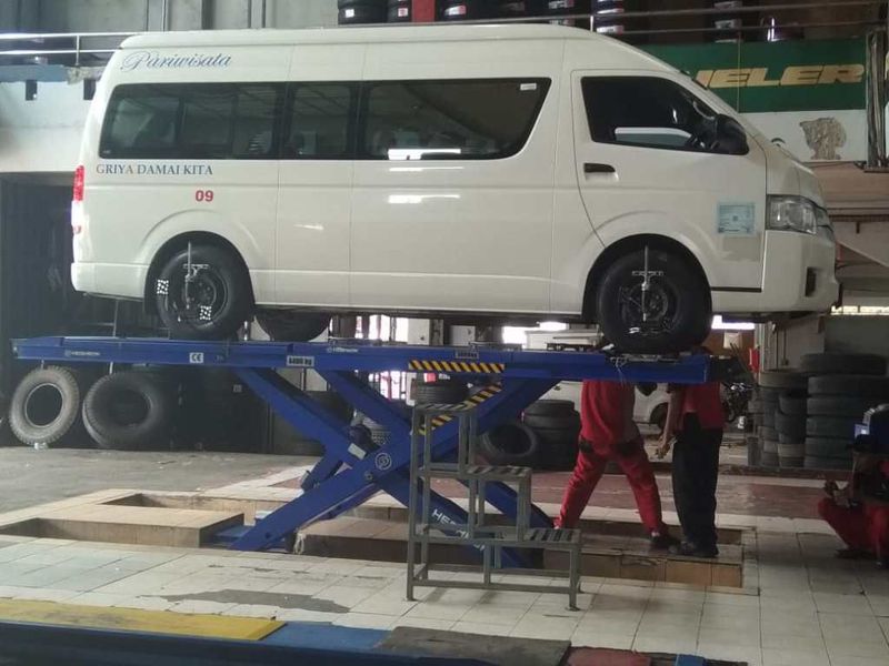 Servis Berkala Mobil Hiace