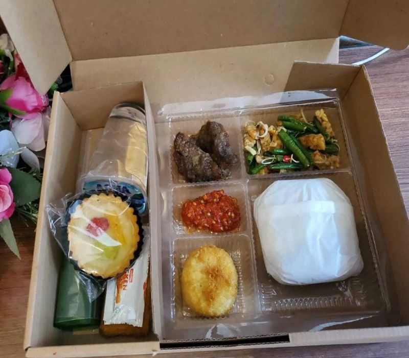 Paket Nasi + Snack Box