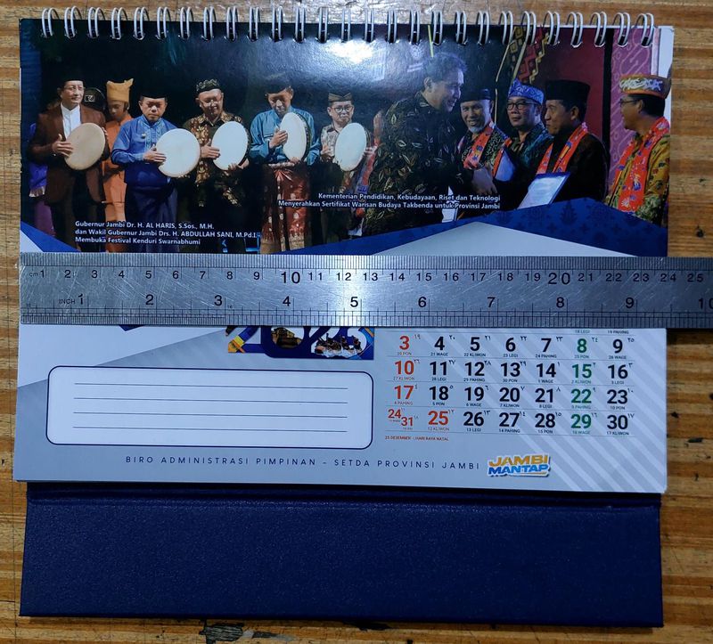 Kalender Meja